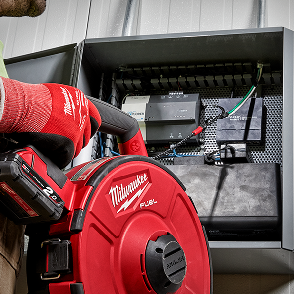 Milwaukee M18 FUEL™ Powered Fish Tape with 30 m Non-Conductive ...